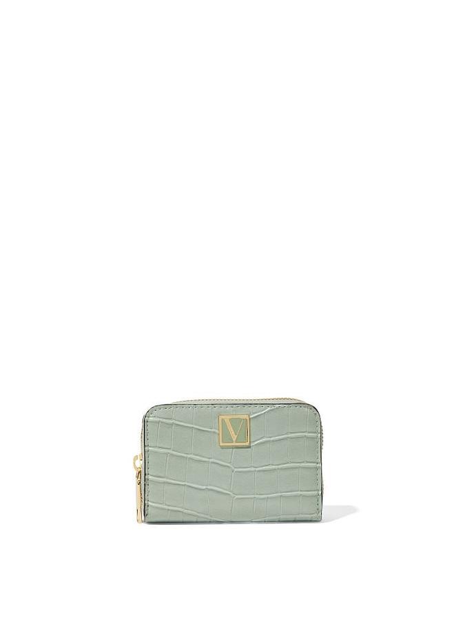 Buy The Victoria Small Wallet Sage Online - Style ID: 667555919302 ...
